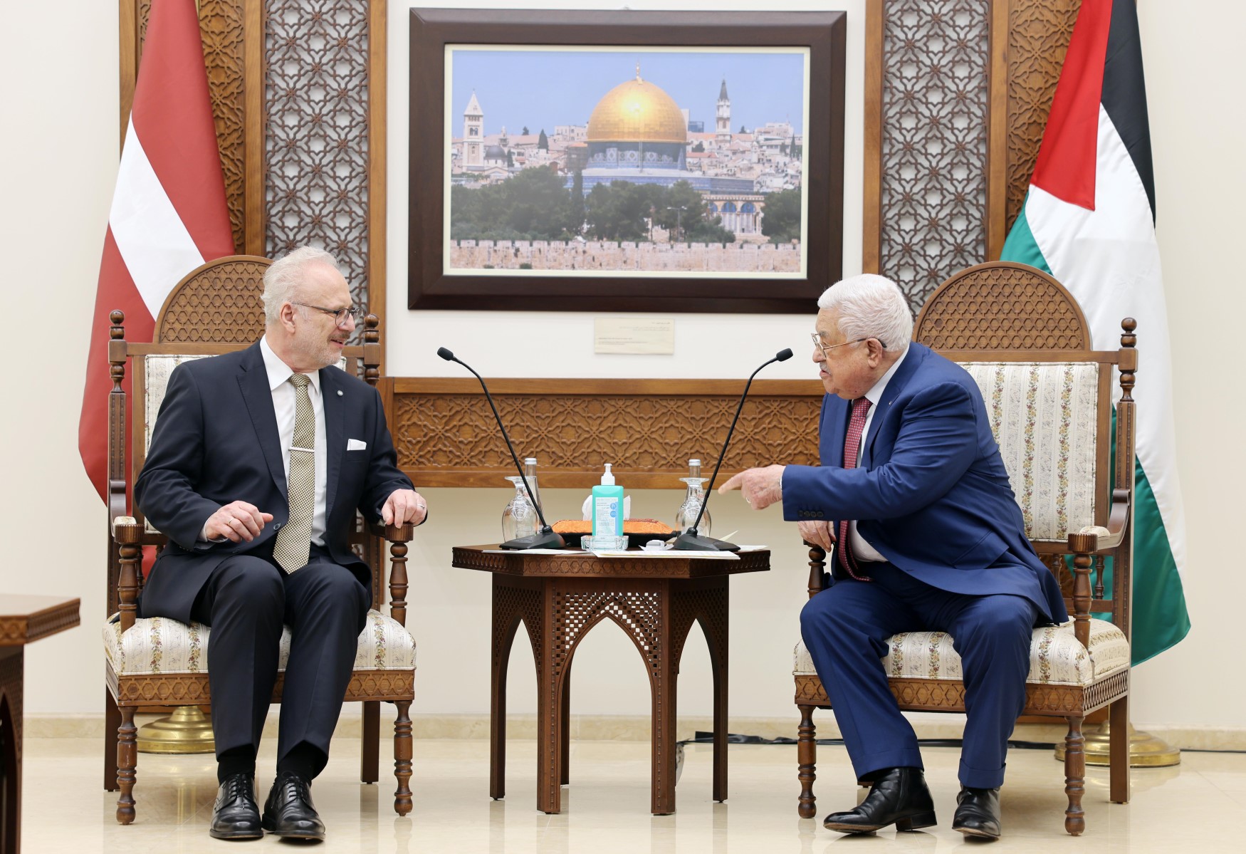 President Abbas calls on EU not to deal with any Israeli government ... President Abbas calls on EU not to deal with any Israeli government ...